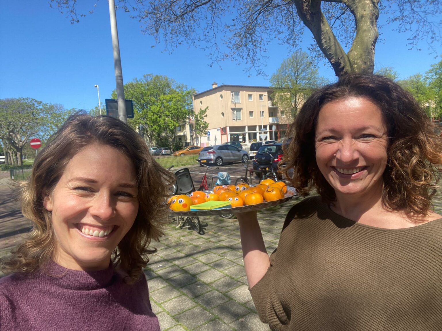 How to talk with strangers - 10 tips to help you have informal ...